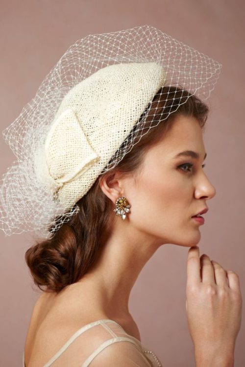 IL CAPPELLO DA SPOSA, ACCESSORIO GLAM PER MOLTE...MA NON PER TUTTE ...